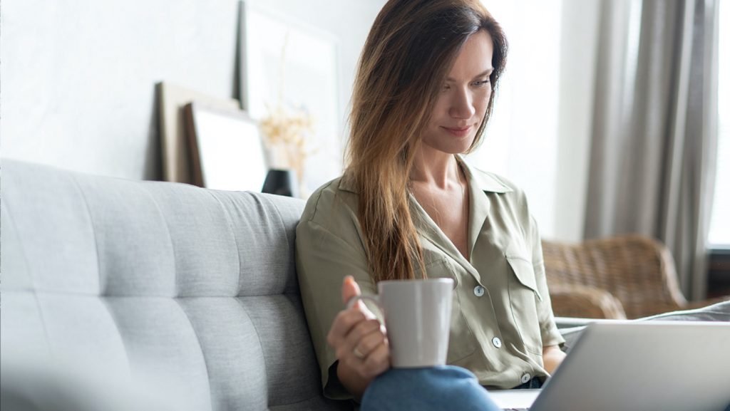 Best Hobbies & Interests For Your Resume (With 10 Examples)